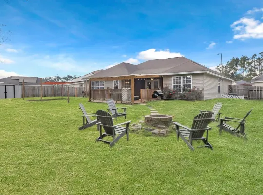 Oasis Near Savannah | Lakefront Retreat + Game Roo - Savannah, GA