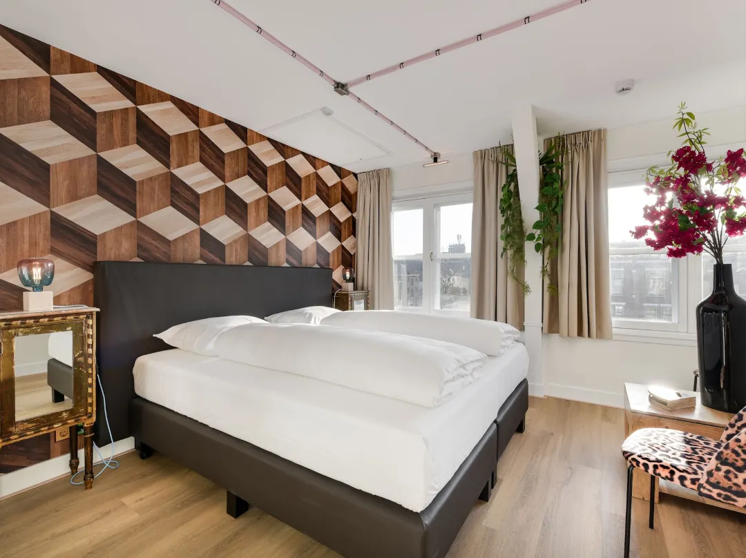 Will & Tate City Stay - The Hague