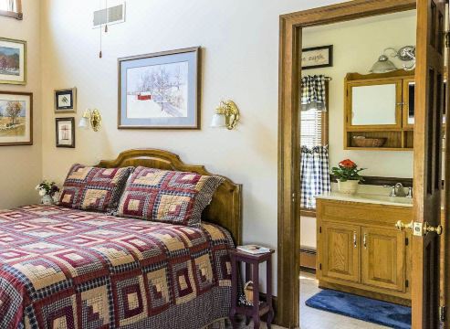 Red Cardinal Bed And Breakfast - Carlisle, PA