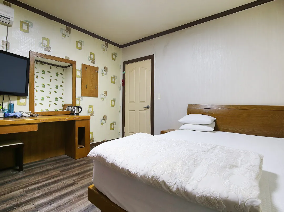 Nonsan Hwangje Motel - 익산시