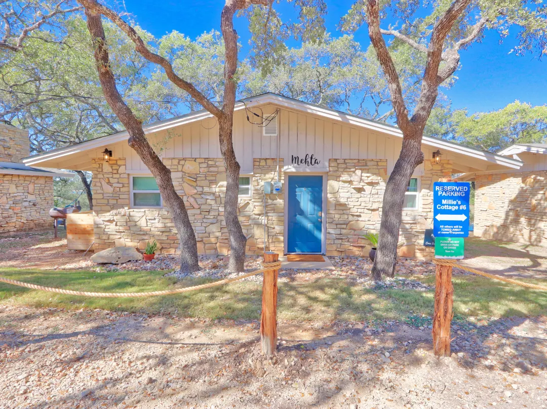 Charming Cottages With Scenic Sunsets - Cozy Canyon Lake Retreat - Canyon Lake, TX