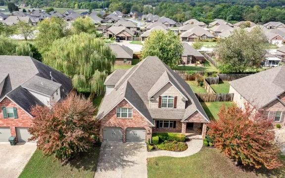 Cozy Solar Powered Escape With Outdoor Oasis - Charming Family Retreat - Fayetteville, AR