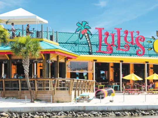 Private Patio And Modern Amenities - Charming Coastal Retreat - Foley, AL