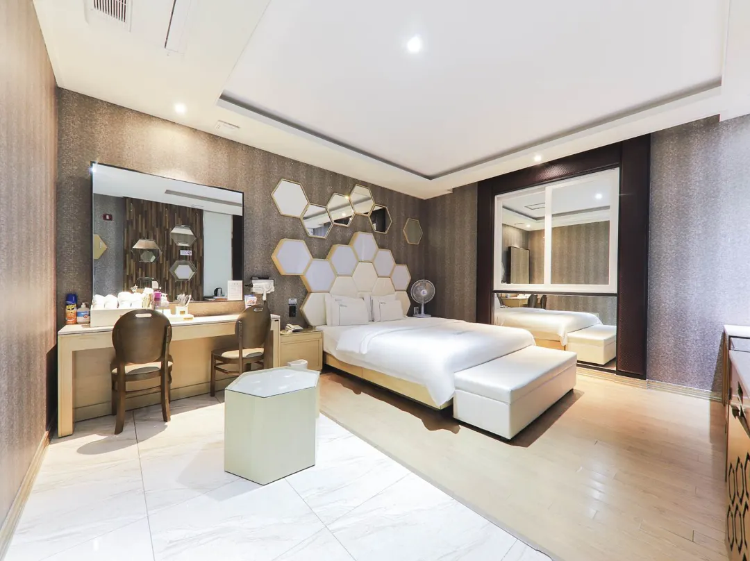 Yeosu Luxury Hotel-drive-in - Yeosu-si