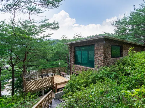 Yangyang Sankkotnae Farm Pension - Gangneung-si