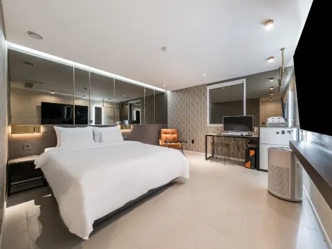 Seocho Js Hotel - Seoul