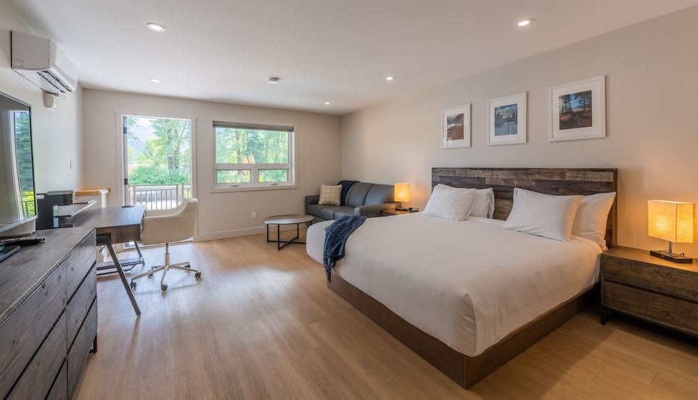 Rooms At Riveredge - Golden