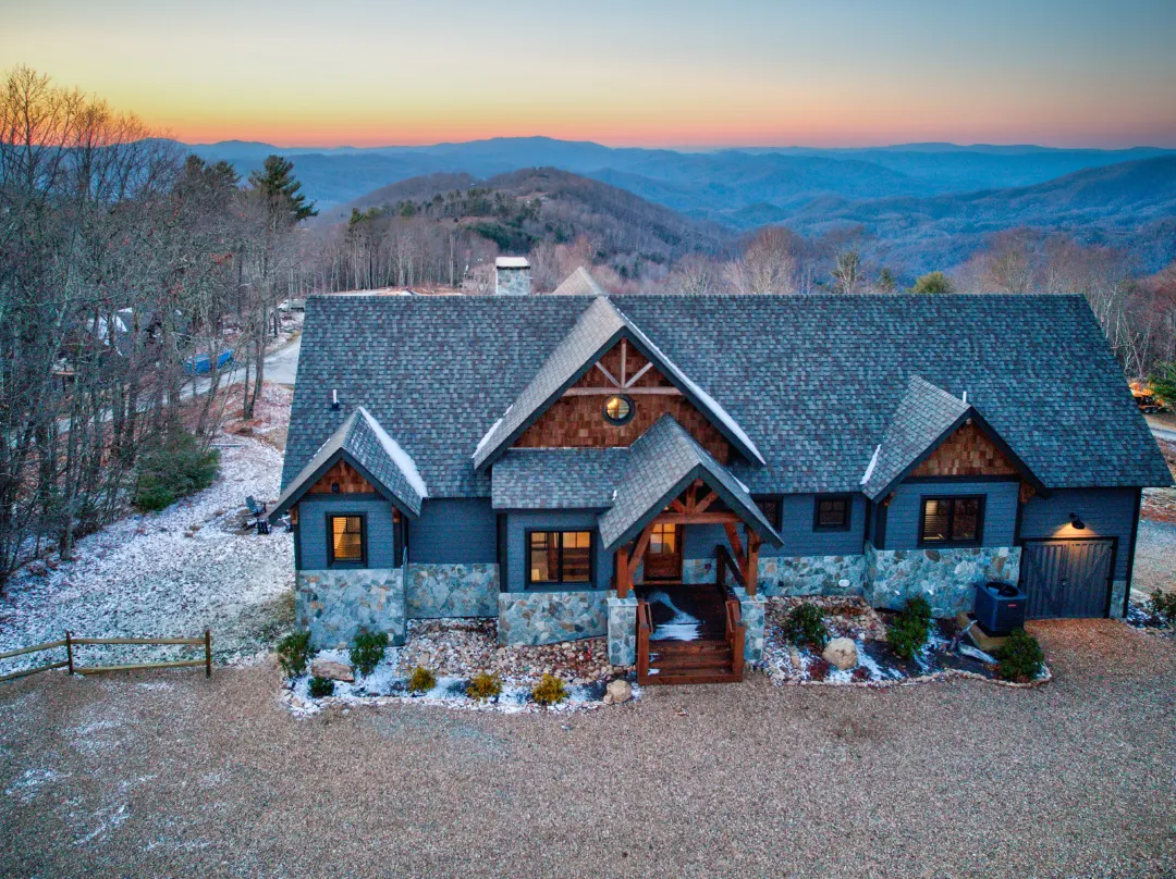 Hot Tub, Vineyard Access And Stunning Views - Elegant Mountain Retreat - Beech Mountain, NC