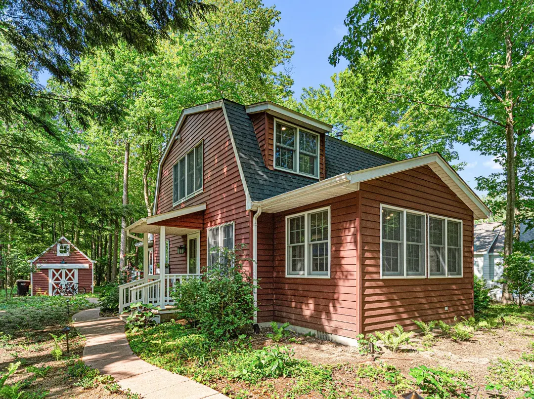 Hot Tub And Outdoor Grill With Scenic Deck - Charming Retreat - Saugatuck, MI
