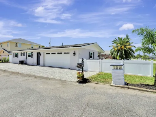 Fun-filled Game Room And Cowboy Pool - Amazing Beach Escape - Daytona Beach Shores, FL