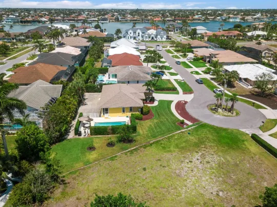 Secret Beach Access And Open Air Pool - Charming Tropical Retreat - Marco Island, FL