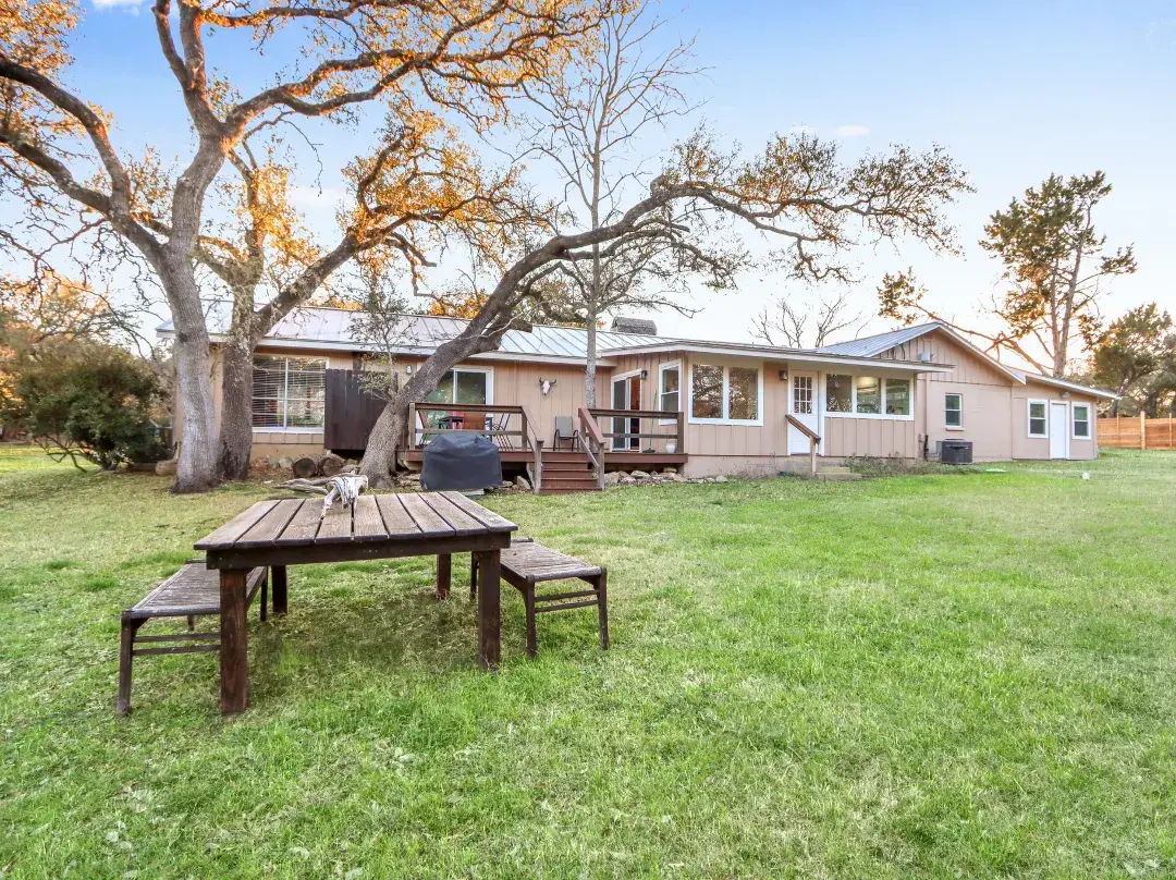 Spacious Deck And Fire Pit With Creek Access - Charming Retreat - Wimberley, TX