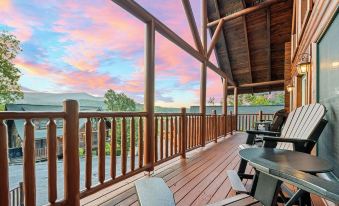 Mountain View Luxury Cabin- Mins to Pkwy-Hot Tub, Pigeon Forge - 2025 ...