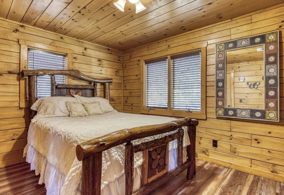 Amazing NEW Built True Log Cabin! UNIQUE Interior Design! Arcade Game! (Sevier County) Updated ...