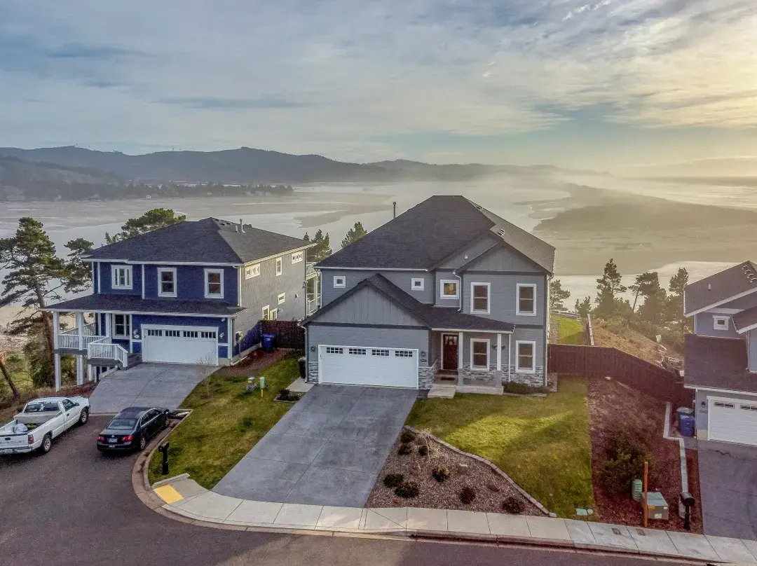 Ocean Views And Hot Tub - Luxurious Coastal Sanctuary - Lincoln City, OR