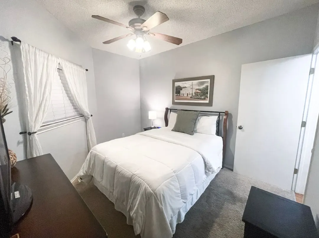 Expansive Deck And Access To Serene River Park - Charming Getaway - New Braunfels, TX