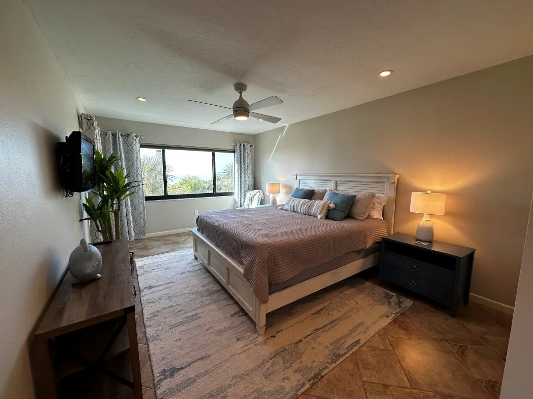 Pool, Hot Tub And Tennis Courts - Inviting Beachfront Paradise - Sarasota