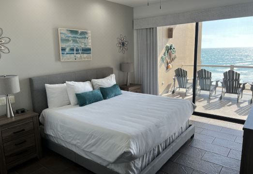Las Palomas Resort Phase 2-OCEANFRONT 2 bed/2 bath condo-perfect ...