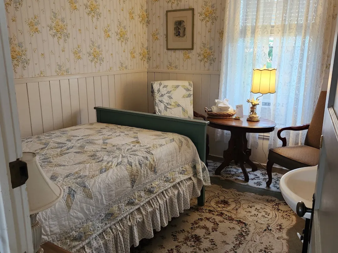 Fairweather Inn - Montana