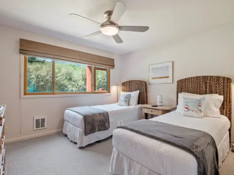 Summertime Fun! Walkout Patio To Pool, Pickleball Tennis Golf Hiking Biking Bbq Activities - Park City, UT