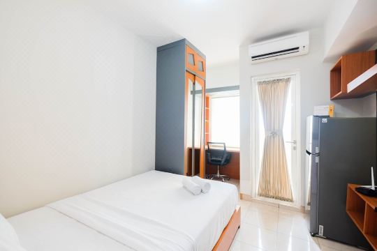Simply Good Studio Room Apartment At Springlake Summarecon - Bekasi