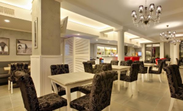 White Rock Castle Hotel & Wellness Club (Balchik) - 2026 Prices ...