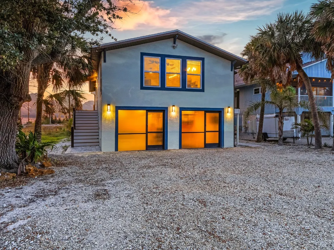 Heated Pool, Game Room And Large Lanai Oasis - Tranquil Retreat - Fort Myers Beach, FL