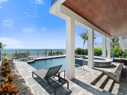 Beachfront Pool, Elevated Deck And Spa - Stunning Luxury Escape - Fort Myers Beach, FL