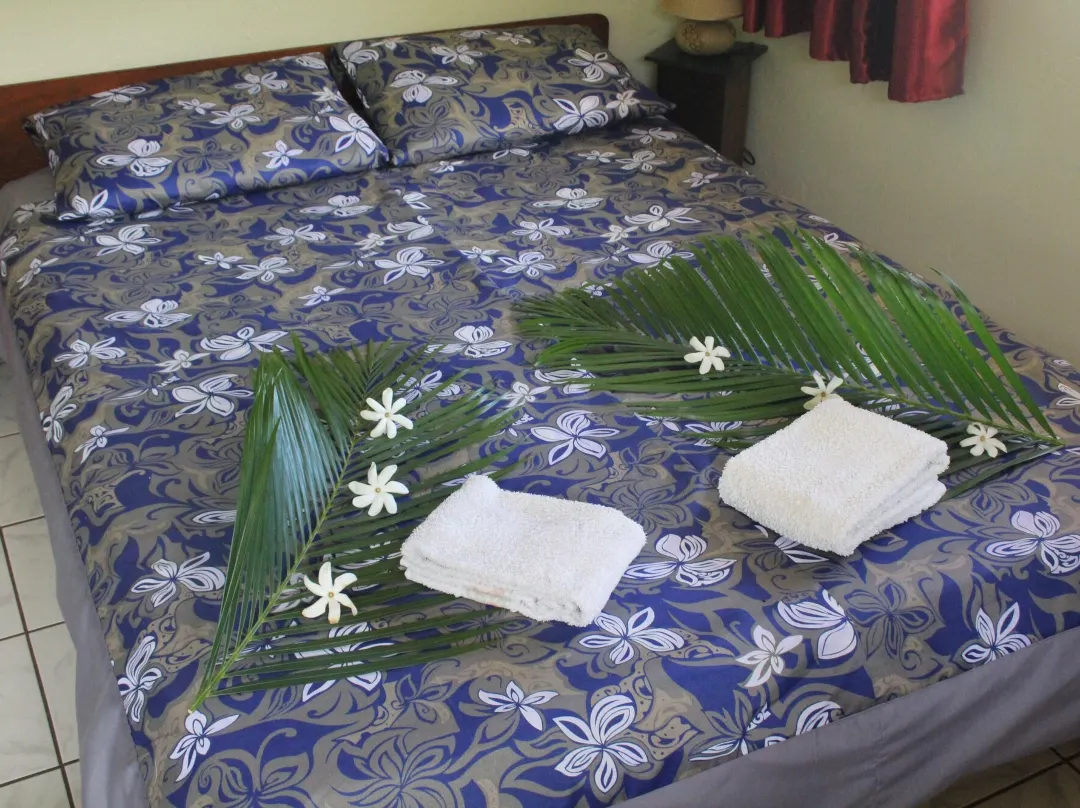 Pension Te Miti : Hebergement Touristique Sur Tahiti - Cote Ouest - à 200m De La Plage - B&b : Chambres & Dortoir - French Polynesia