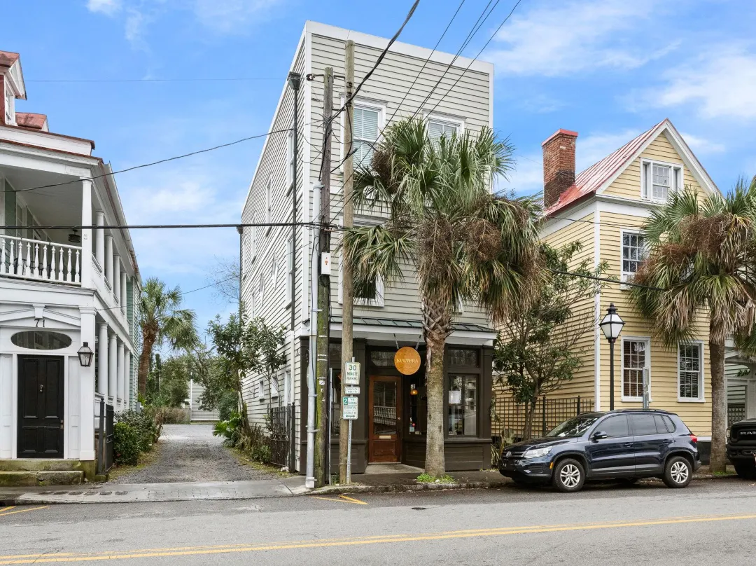 Exclusive Access And Charming Outdoor Space - Stunning Rooftop Oasis - Charleston, SC