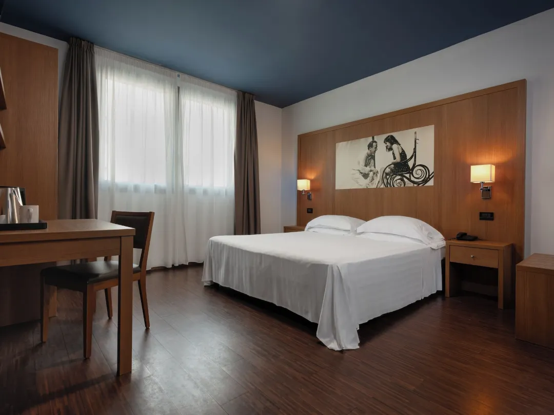 Romeo E Giulietta Residenze Check-in Presso Hotel Toscanini - Parme