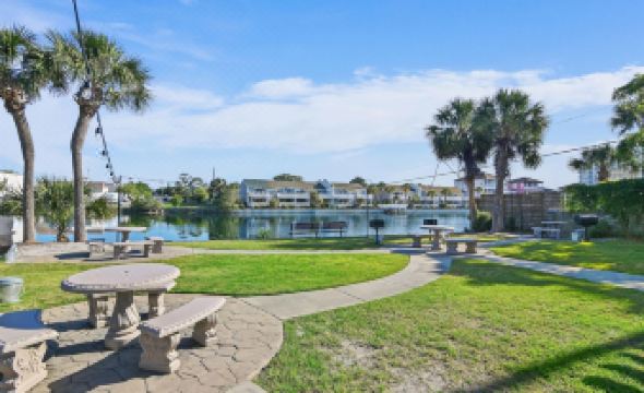 Stunning Gulf Views and Resort-Style Amenities - Luxurious Coastal ...