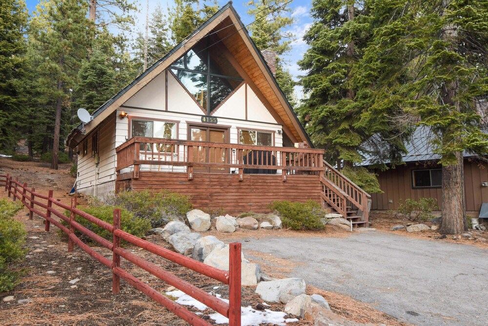 Moose Cabin At Carnelian Bay - Tahoe City, CA
