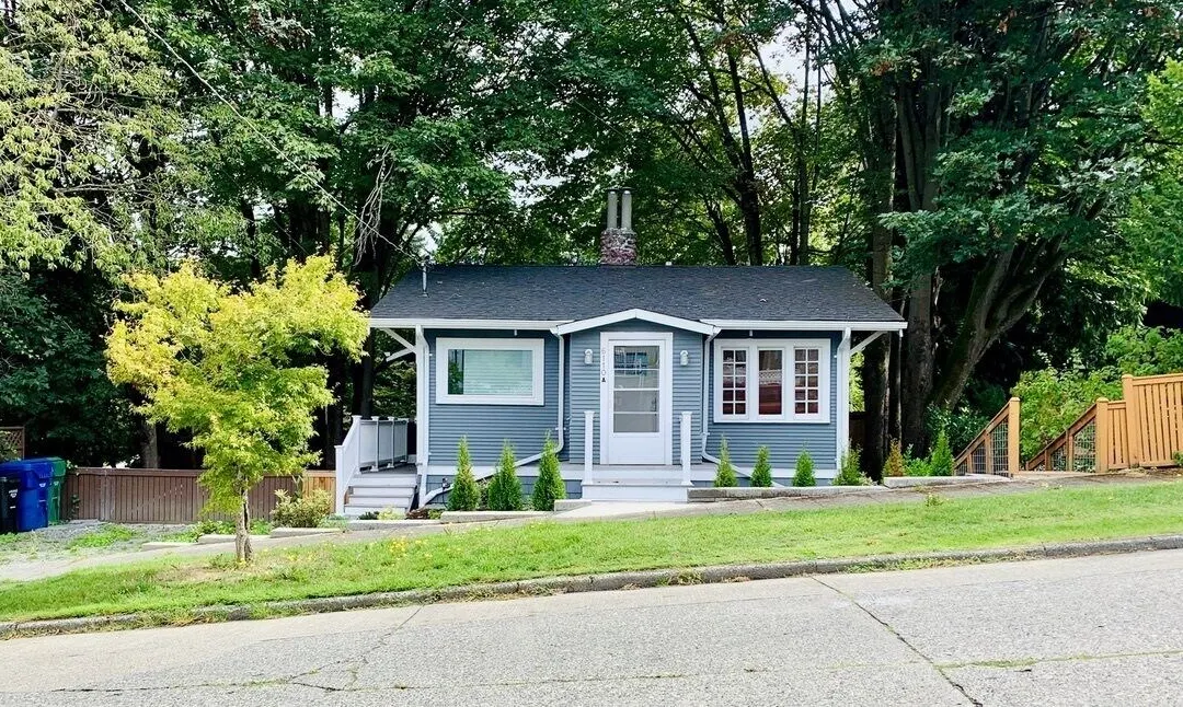 Phinneywood Hideaway - Zoo Meets Lake - Seattle, WA