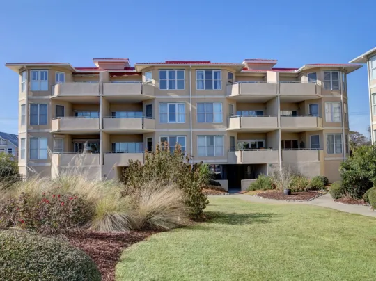 Heated Pool And Spacious Living Area - Charming Coastal Retreat - Tybee Island, GA