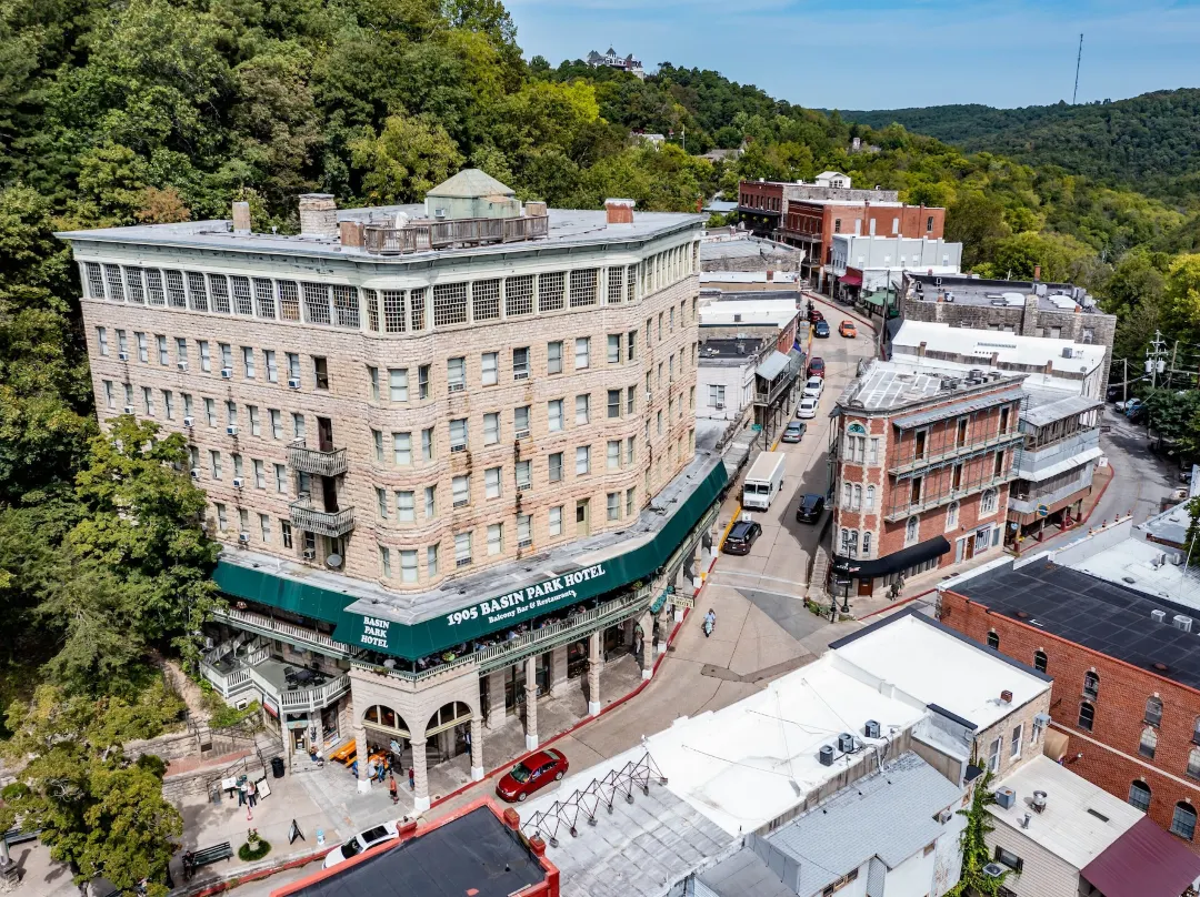 1905 Basin Park Hotel - Eureka Springs