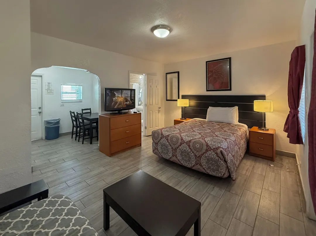 Richard's Motel Extended Stay - Davie, FL