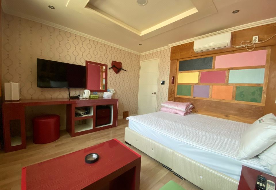 Gohyeon King of Geojedo Island,Geoje-si - Updated 2024 Reviews & Prices ...