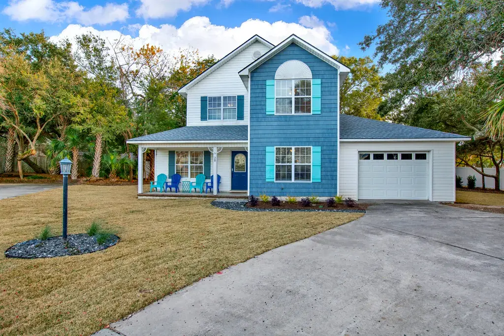 Resort-style Heated Pool And Spacious Living Areas - Elegant Retreat - Tybee Island, GA