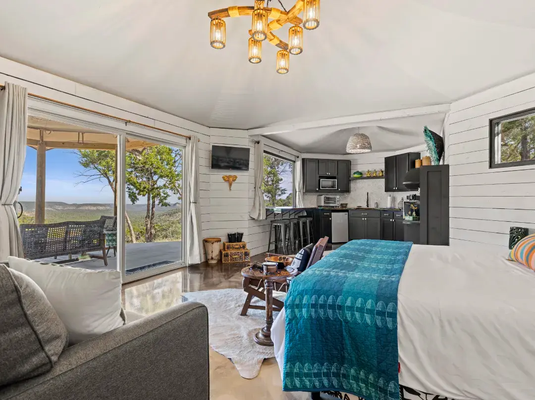 Luxury Safari Tent With Scenic Views - Charming Hill Country Retreat - 캐년 레이크