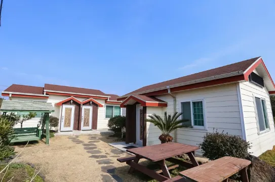 Seogwipo Lighthouse And Olle Pension - 済州