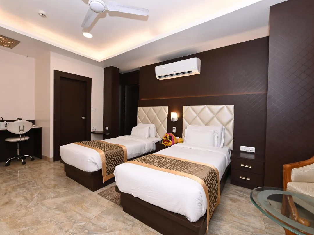 Hotel Pal Paradise - Lucknow