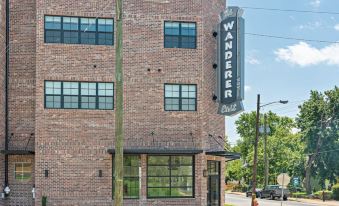 Modern 4 Bed Space in Walkable Area - 3 Miles to Downtown, Nashville ...