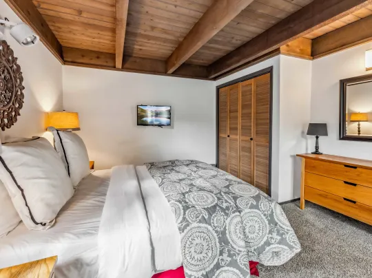 Cozy Living Area And Scenic Deck With Grill - Spacious Inviting Retreat - Breckenridge, CO