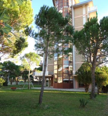 Splendid Two-room Apartment For 6 People Facing The Sea By Beahost Rentals - Caorle