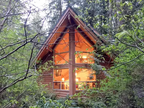 Snowline Cabin #4 - A Pet-friendly Cedar Cabin With A Private Outdoor Hot Tub! - Glacier, WA