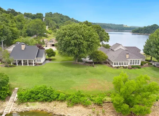 Direct Lake Access And Outdoor Patio - Gorgeous Mountain Retreat - Rogers, AR