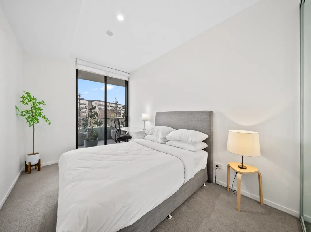 Inner-city 2-bed With Large Balcony, Garden & Gym - Canberra