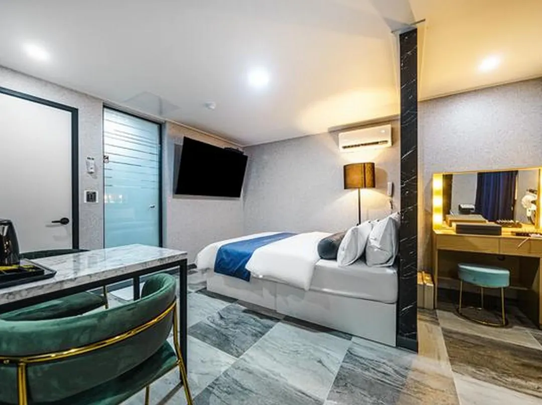 On & Off Hotel Bupyeong - Incheon