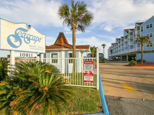 Breathtaking Gulf Views And Private Beach Access - Elegant Coastal Retreat - Galveston Island, TX